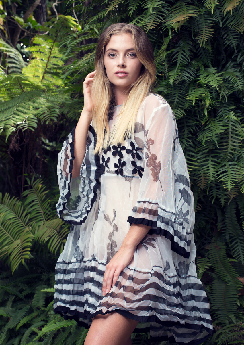 Lochie - Here now - Unique