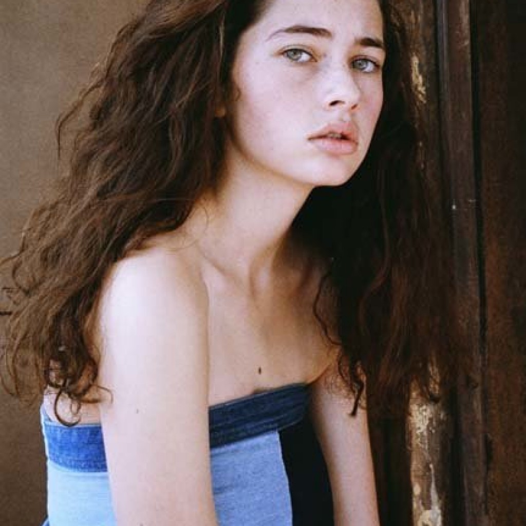 Ruby Pedersen for Oyster: Meet the model shot by Marnie Harris - Unique