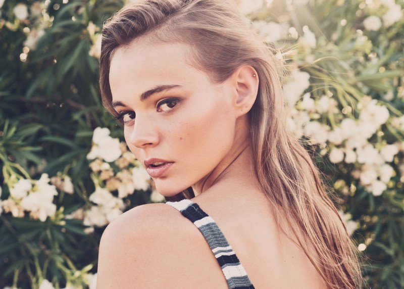 Hannah - HERE NOW - Unique