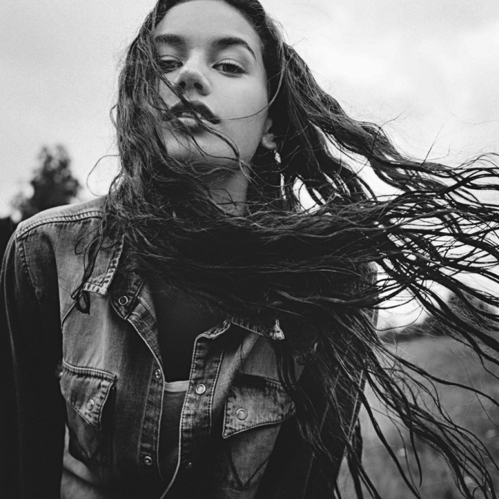 Brittane photographed by Damien Nikora - Unique